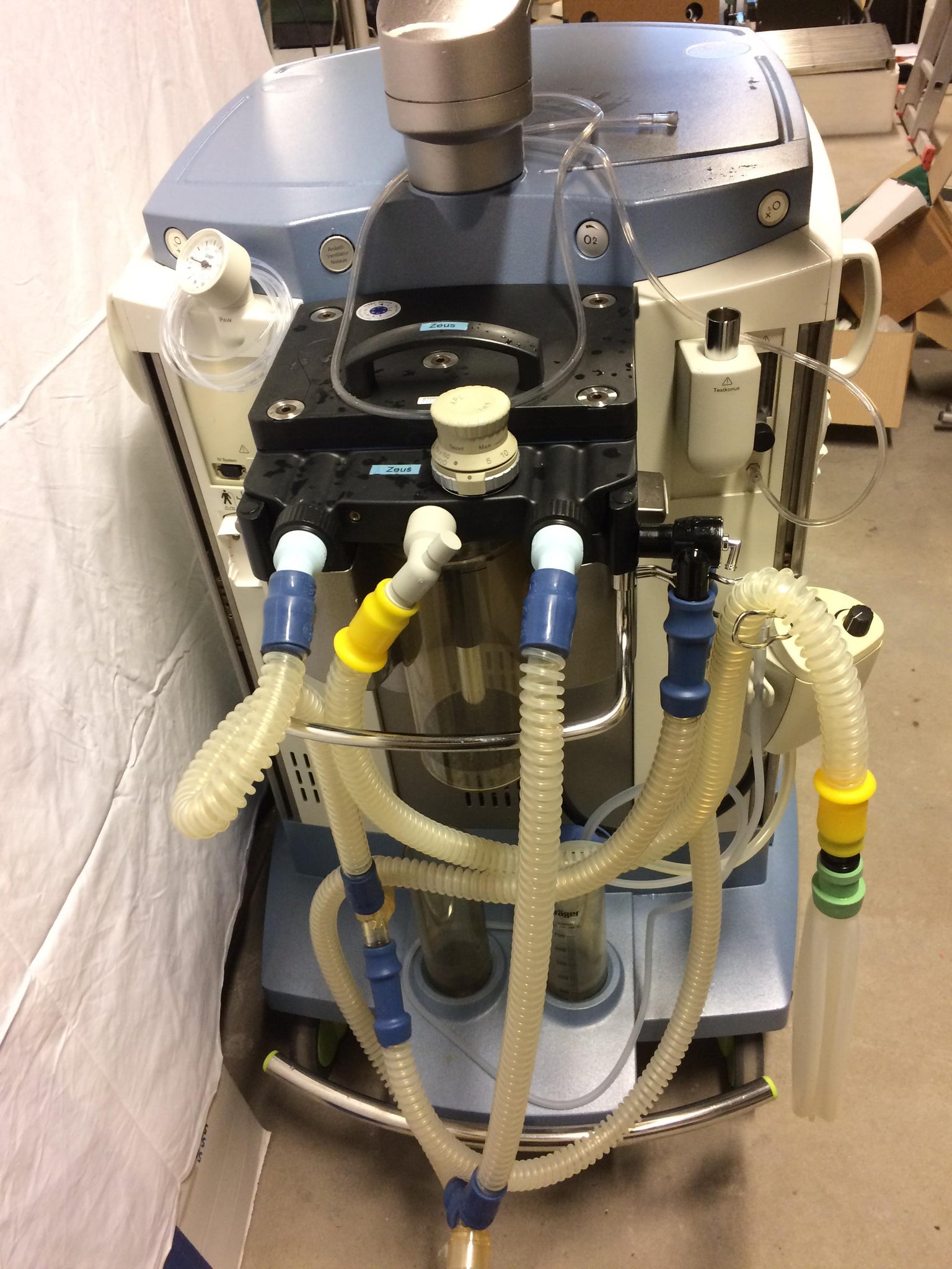 Gasanesthesie toestel Dräger Zeus incl. beademing en verdamper ...