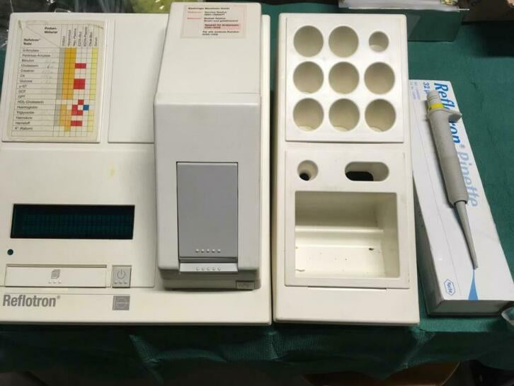 Reflotron IV bloedanalyse apparaat voor dierenarts praktijk ...